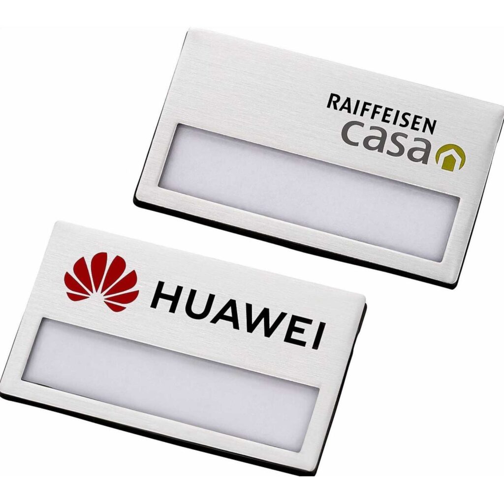 Namensschilder mit Logo bedrucken - mit WIPEX Werbeartikel, günstig und ...